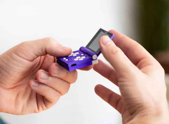 world's smallest handheld gaming system | AUSRETROGAMER